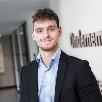 Dealmaker | Bas Schellekens