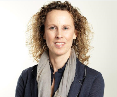 Dealmaker | Laura Brummelhuis