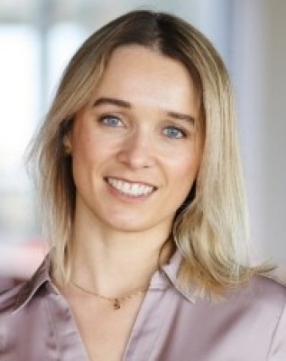 Dealmaker | Sara Vanderstraeten