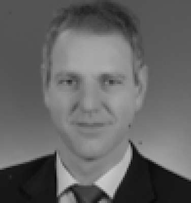 Dealmaker | Bernd Hoefert